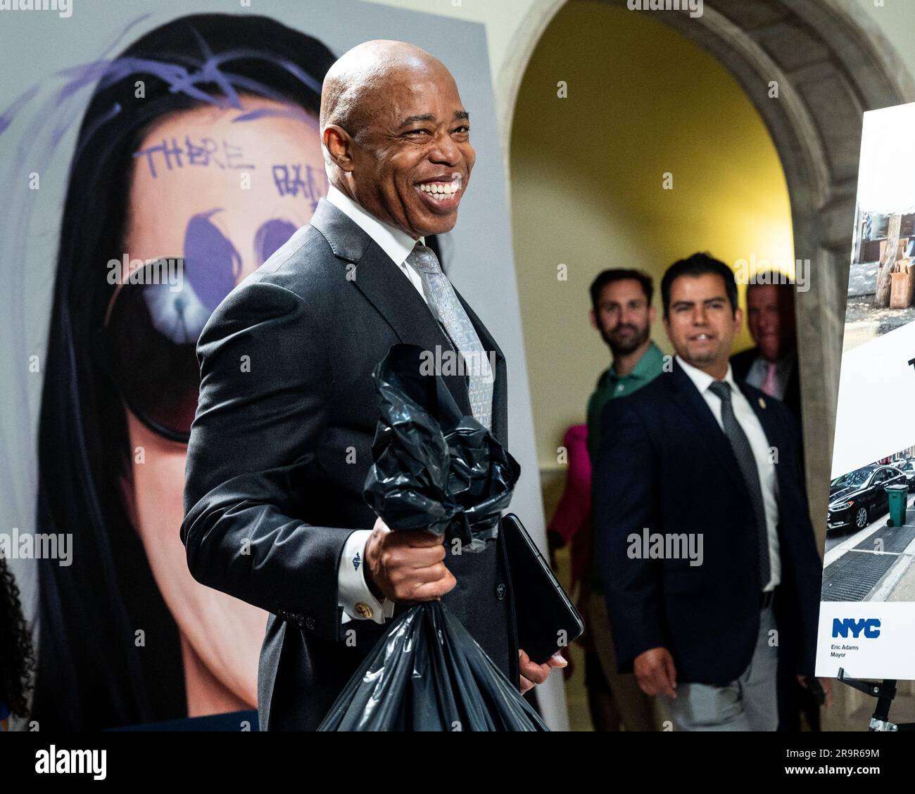 Containerization of trash hi-res stock photography and images - Alamy