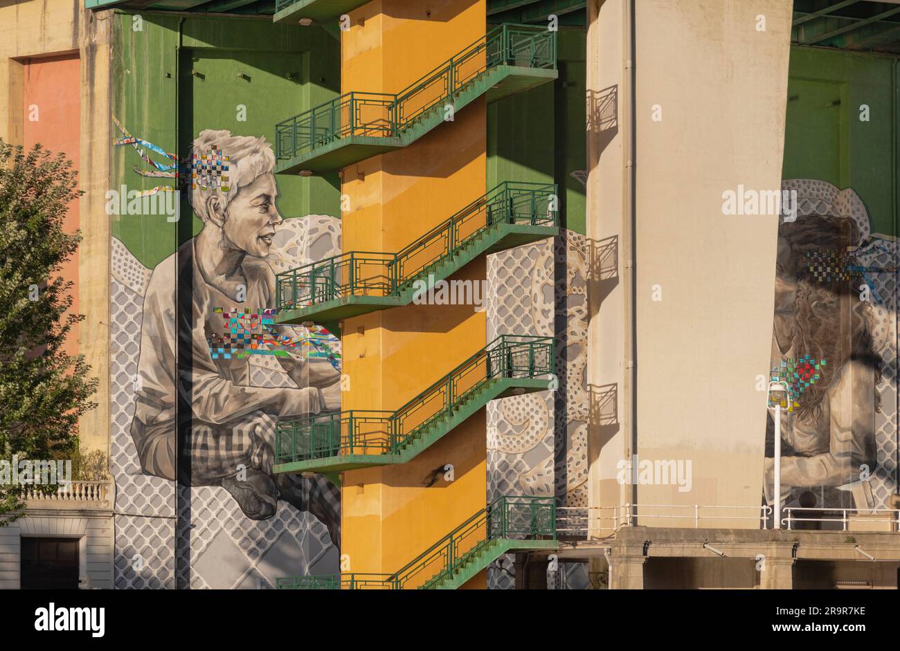 Bilbao mural hi-res stock photography and images - Alamy