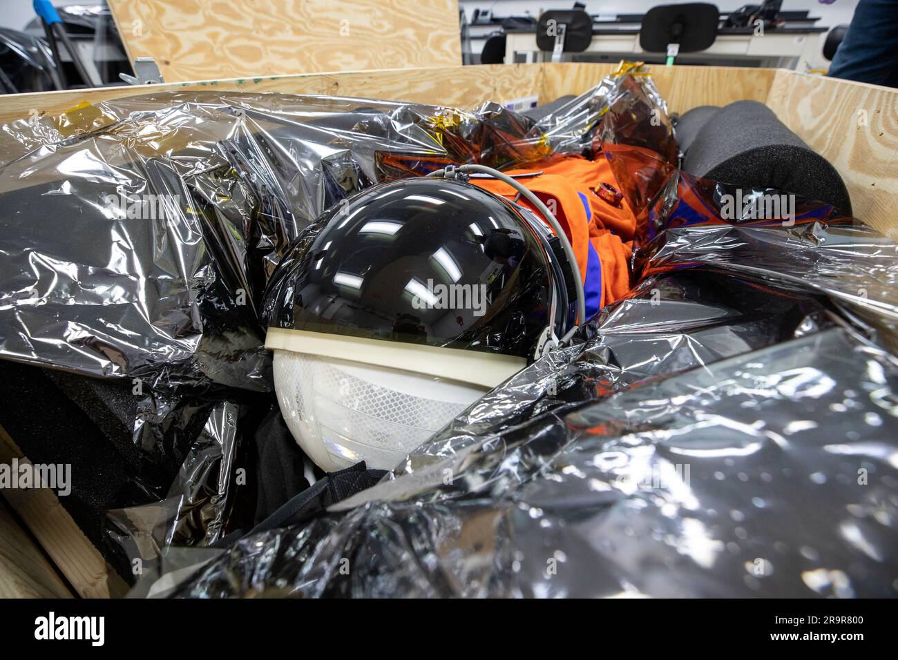 Artemis I Orion Post-Flight Payload Processing - Campos/Moonikin ...