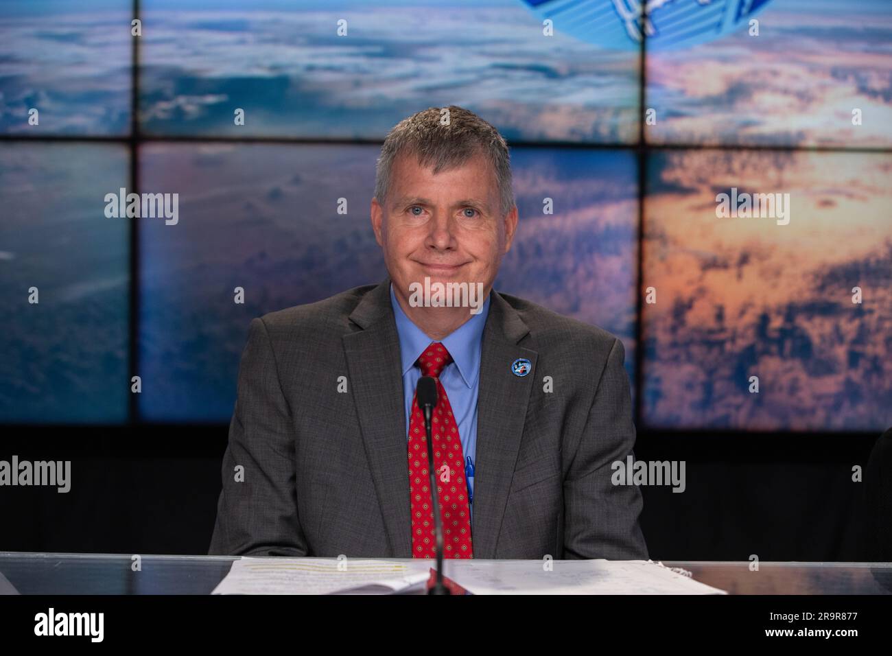 Commander ken bowersox hi-res stock photography and images - Alamy