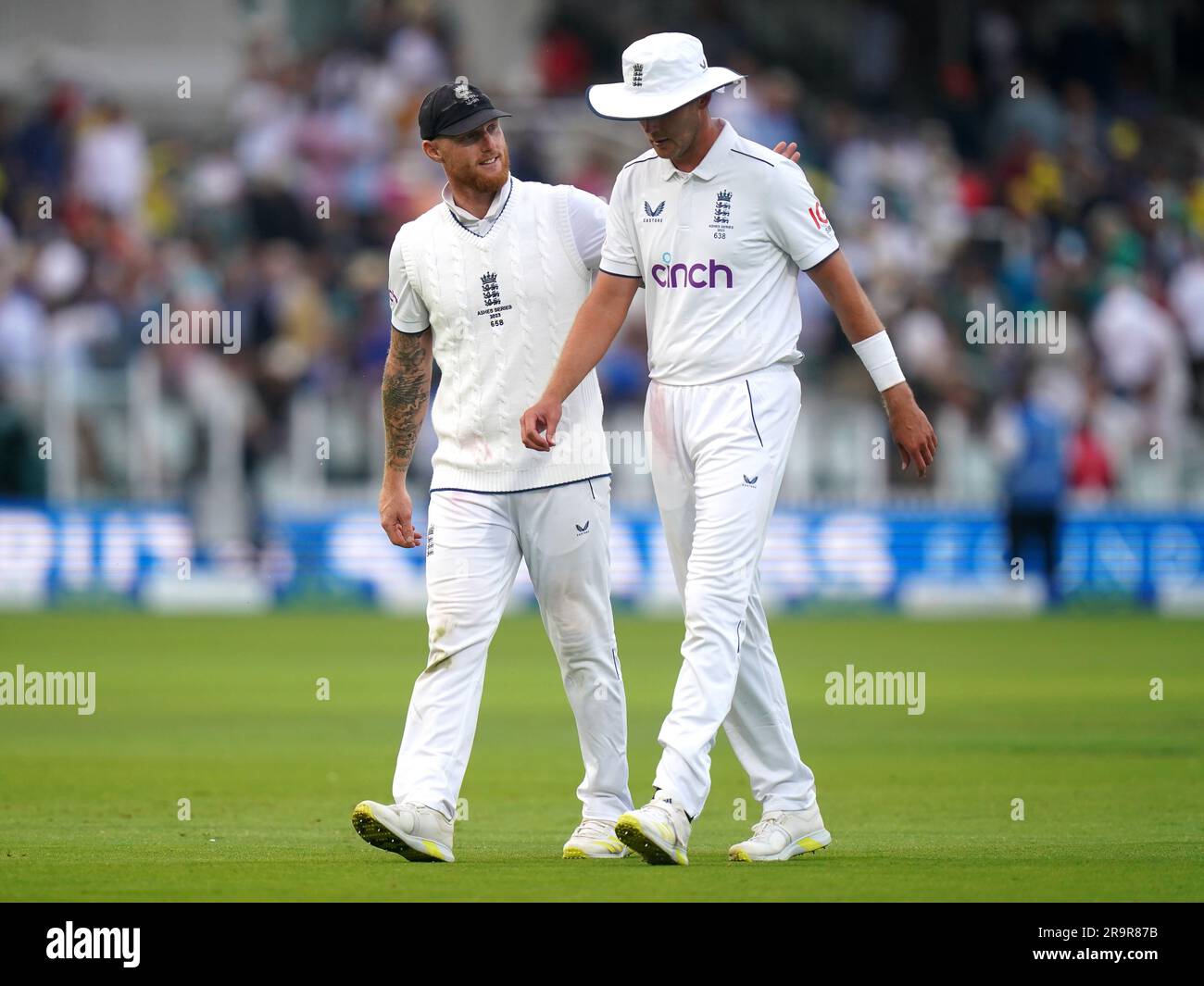 England's Ben Stokes and Stuart Broad react at the end of day one of ...