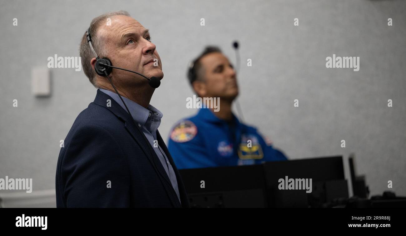 NASA Flight Operations director Norm Knight and Astronaut Office Chief ...