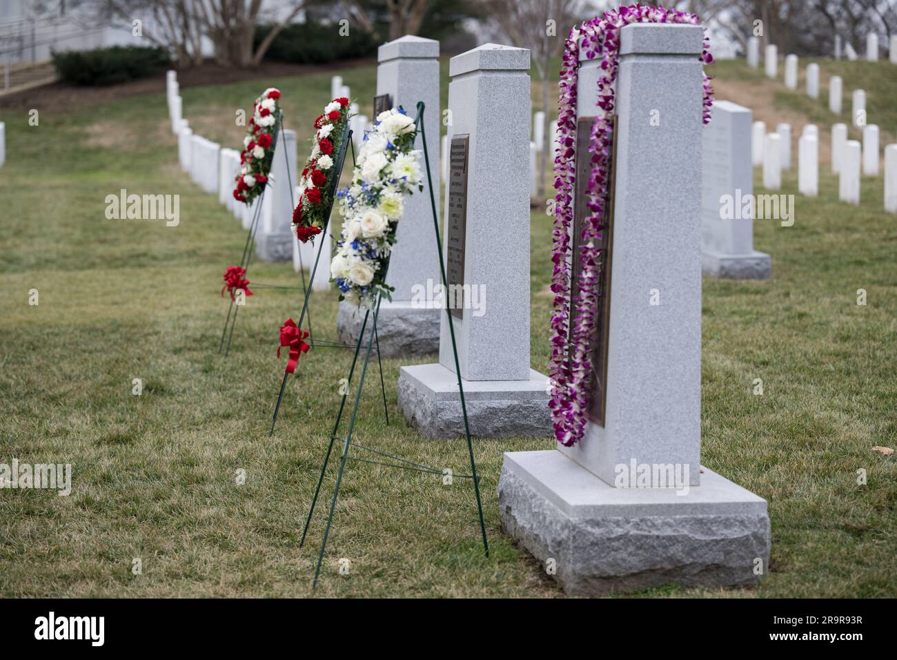 Wreaths laid in remembrance hi-res stock photography and images - Alamy