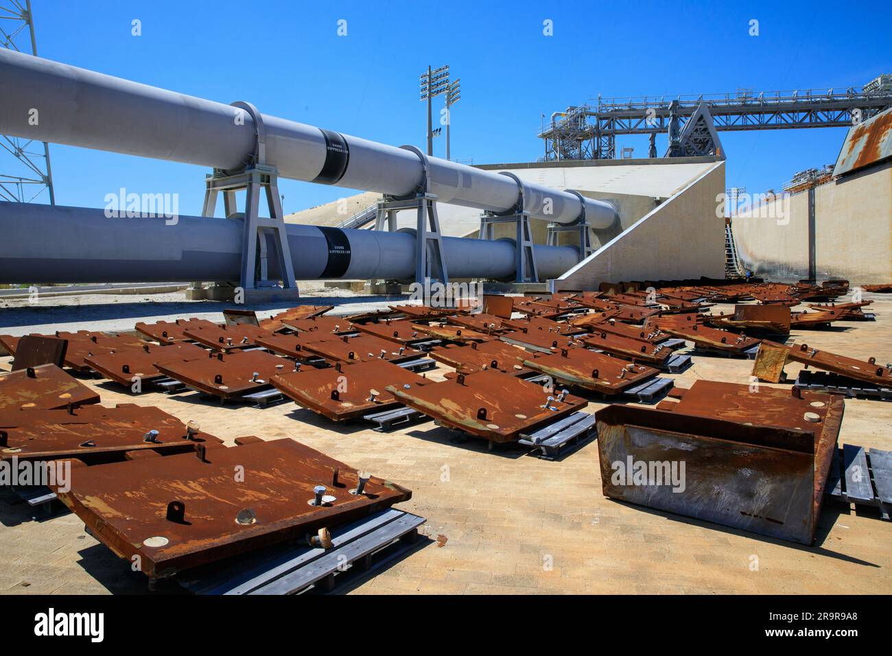 Flame deflector trench hi-res stock photography and images - Alamy