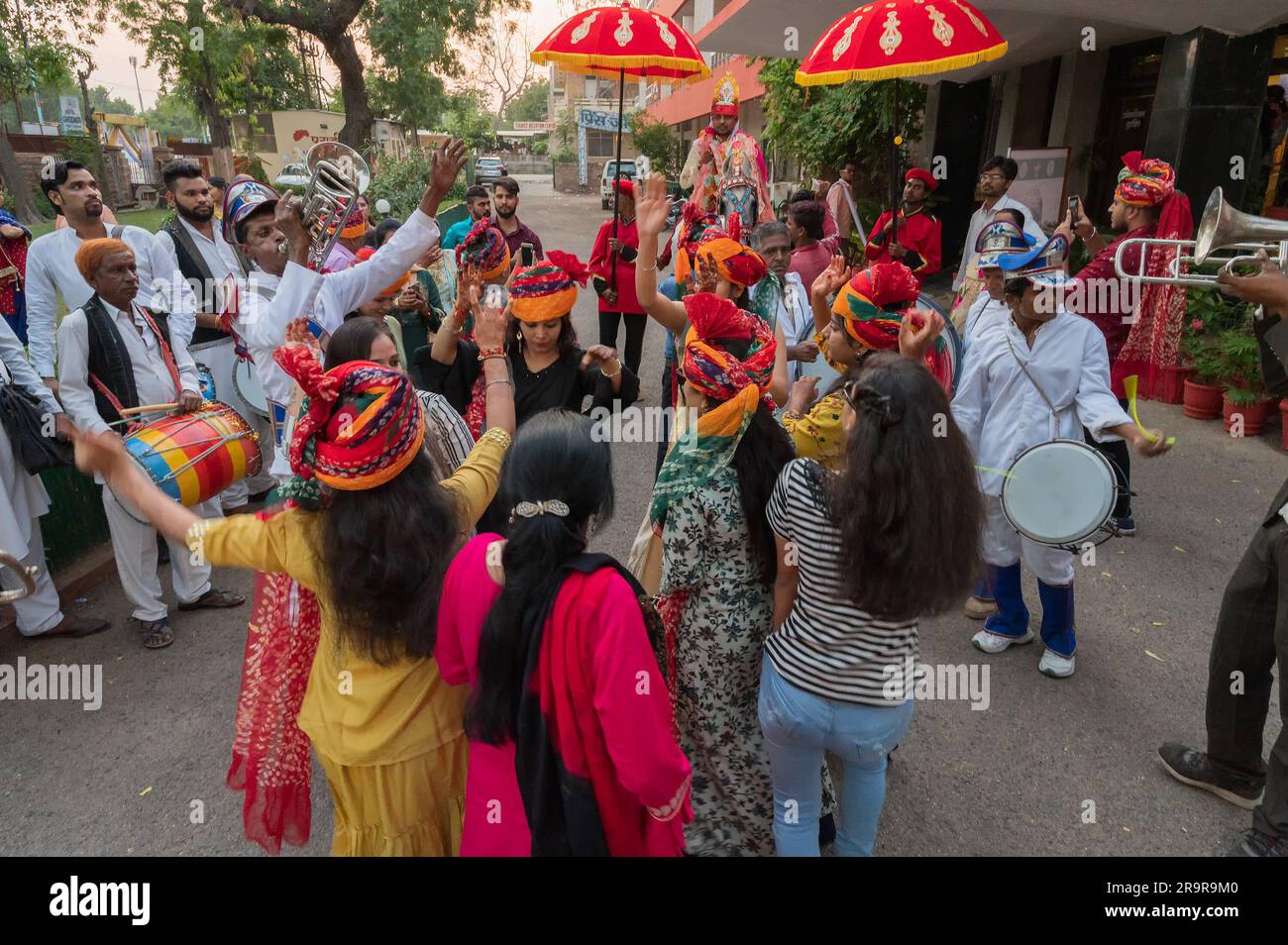Sindhi culture hi-res stock photography and images - Alamy
