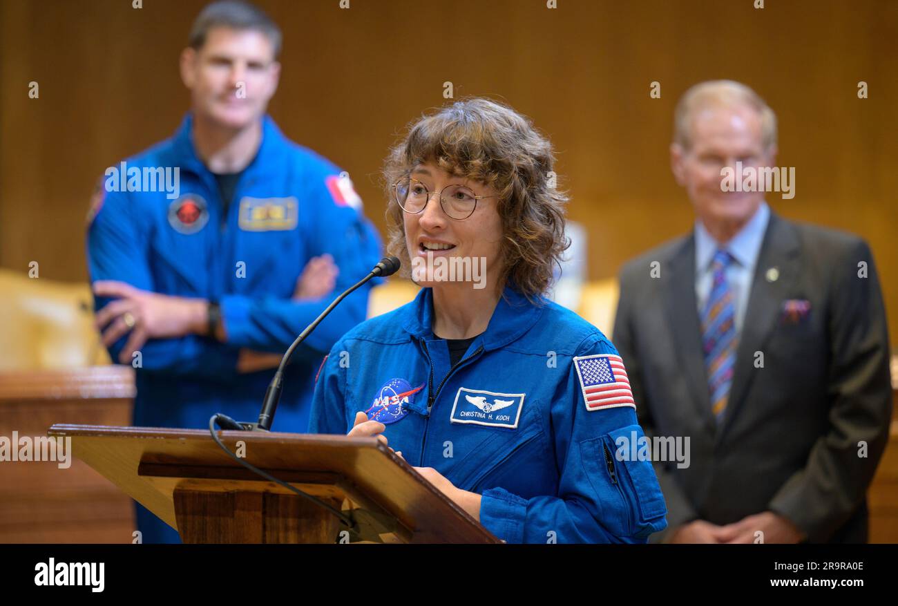NASA astronauts Christina Hammock Koch, Reid Wiseman, Victor Glover ...