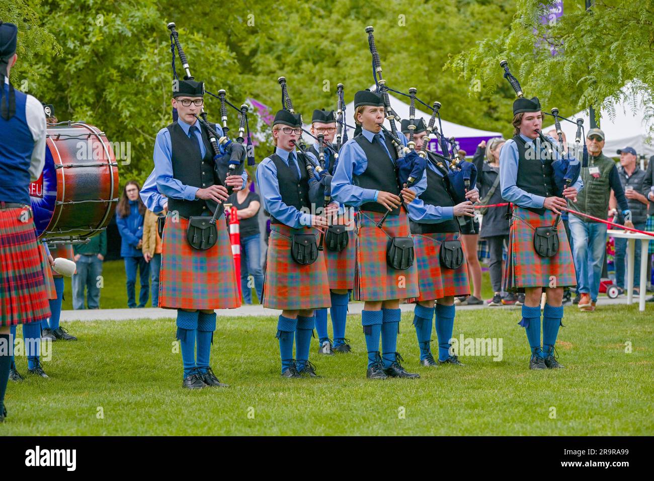 Robert malcolm memorial pipe band hi-res stock photography and images ...