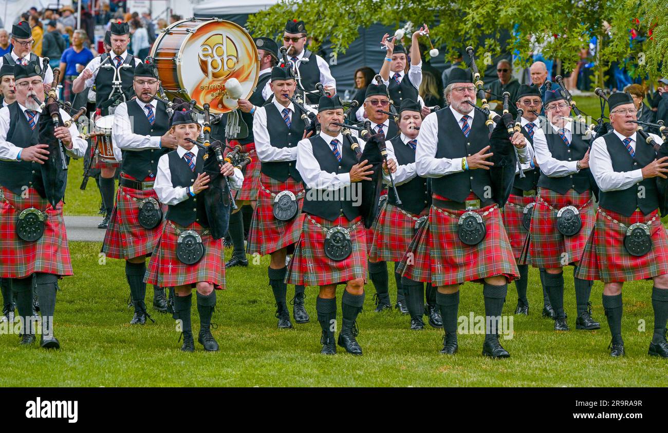 Edmonton and district pipe band hi-res stock photography and images - Alamy