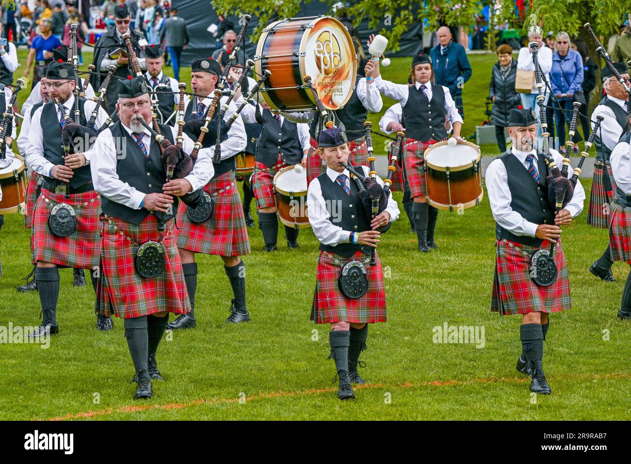Edmonton and district pipe band hi-res stock photography and images - Alamy