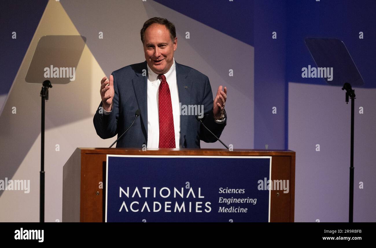 Robert evans 1972 hi-res stock photography and images - Alamy