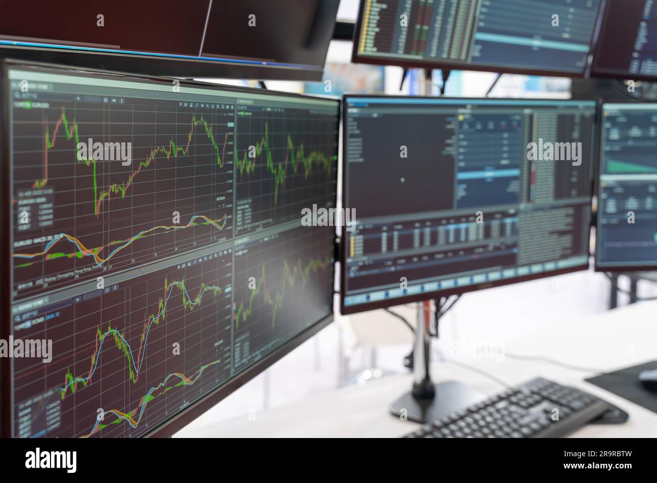 Global variable hi-res stock photography and images - Alamy