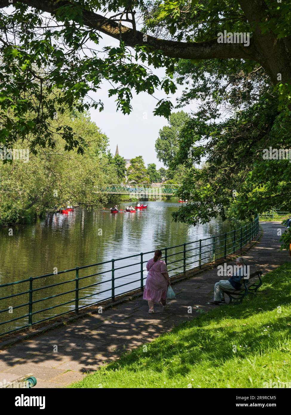 View along the river Wansbeck from Carlisle Park in Morpeth ...