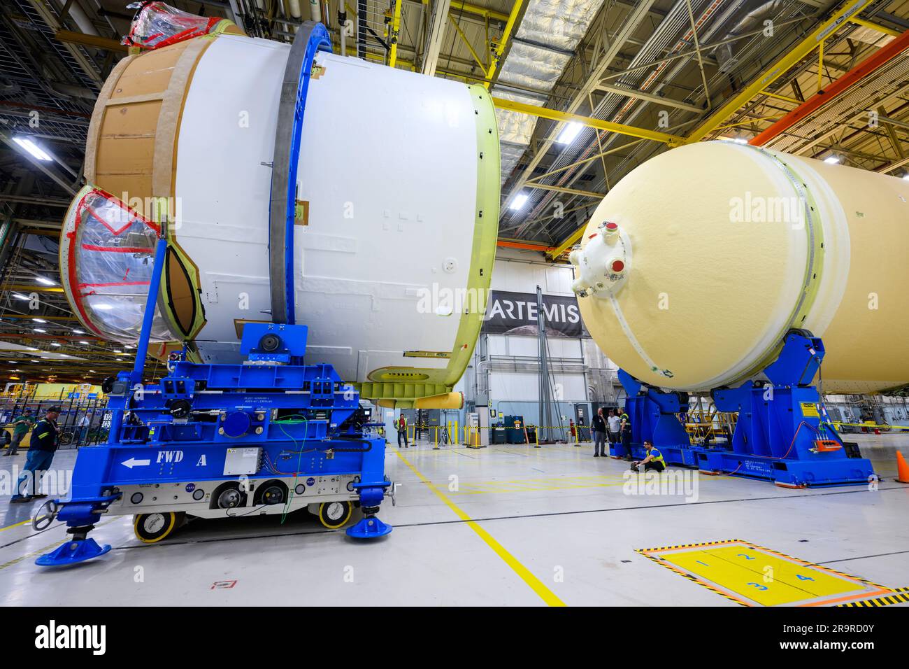 Technicians moved the SLS engine section at Michoud Assembly Facility ...