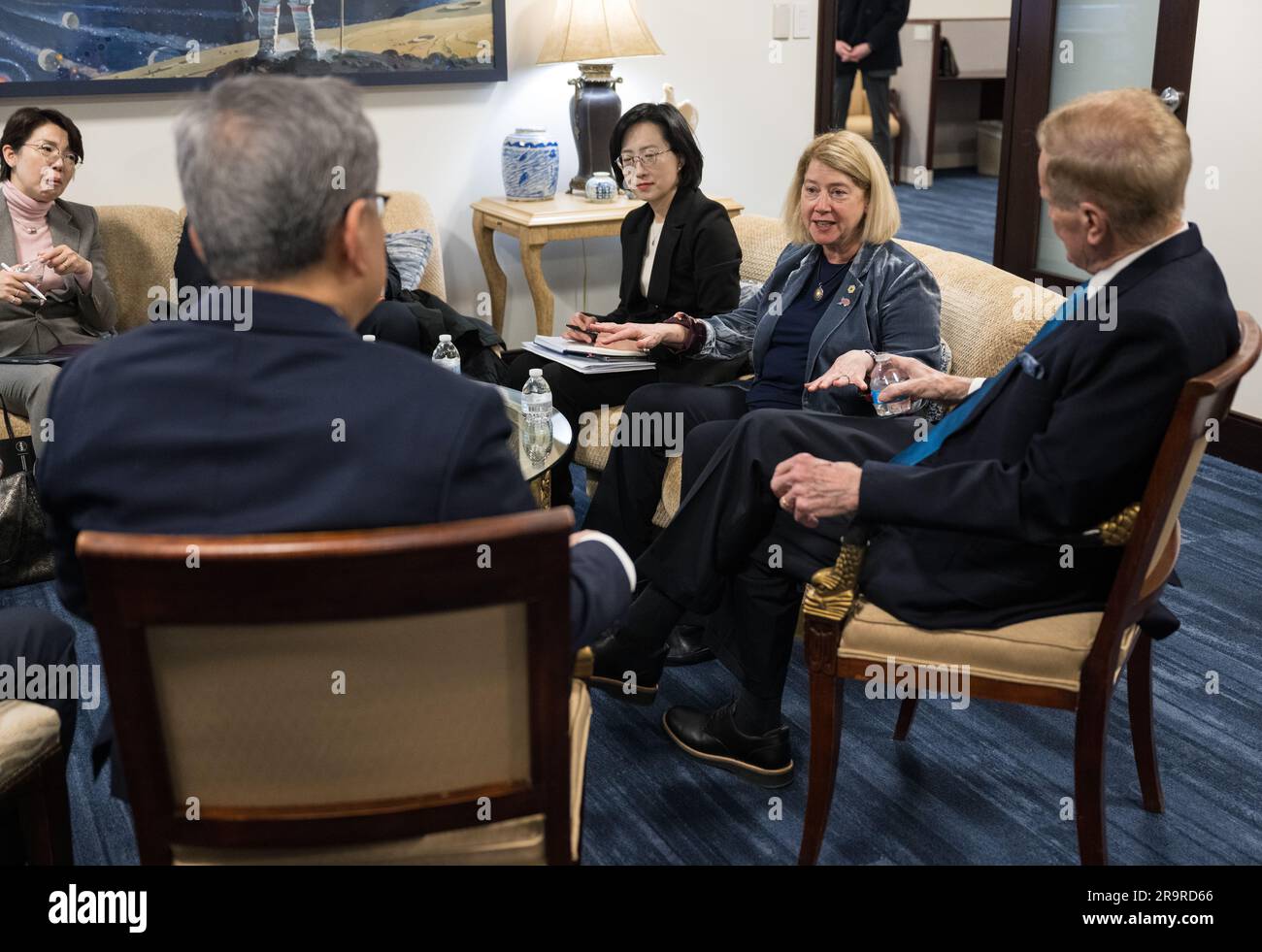 Minyoung han hi-res stock photography and images - Alamy