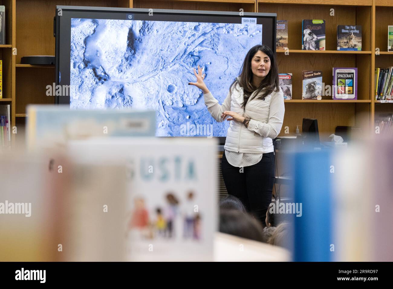 Diana trujillo nasa hi-res stock photography and images - Alamy