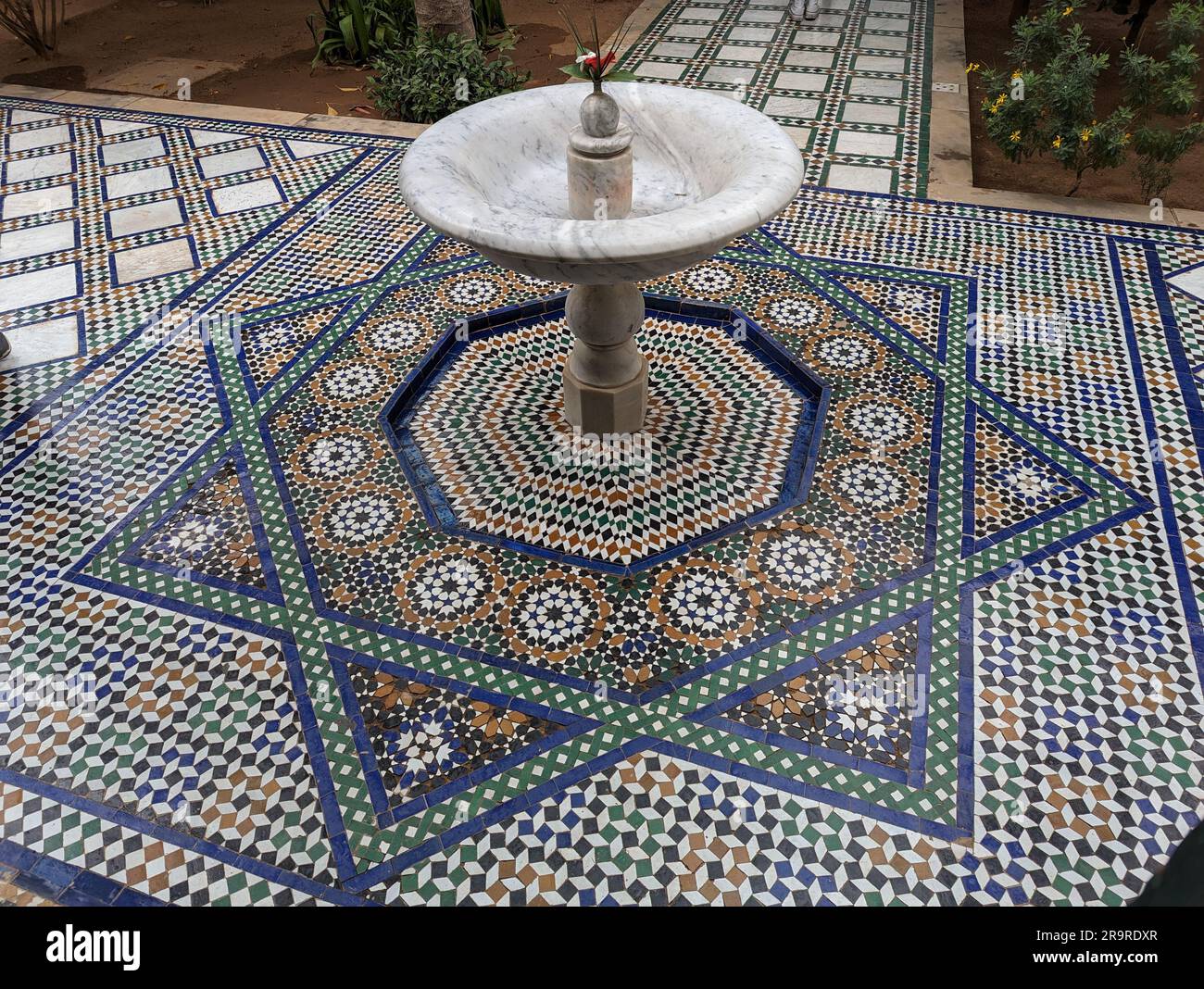 Typical oriental fountain in the garden of an Moroccan palace Stock ...