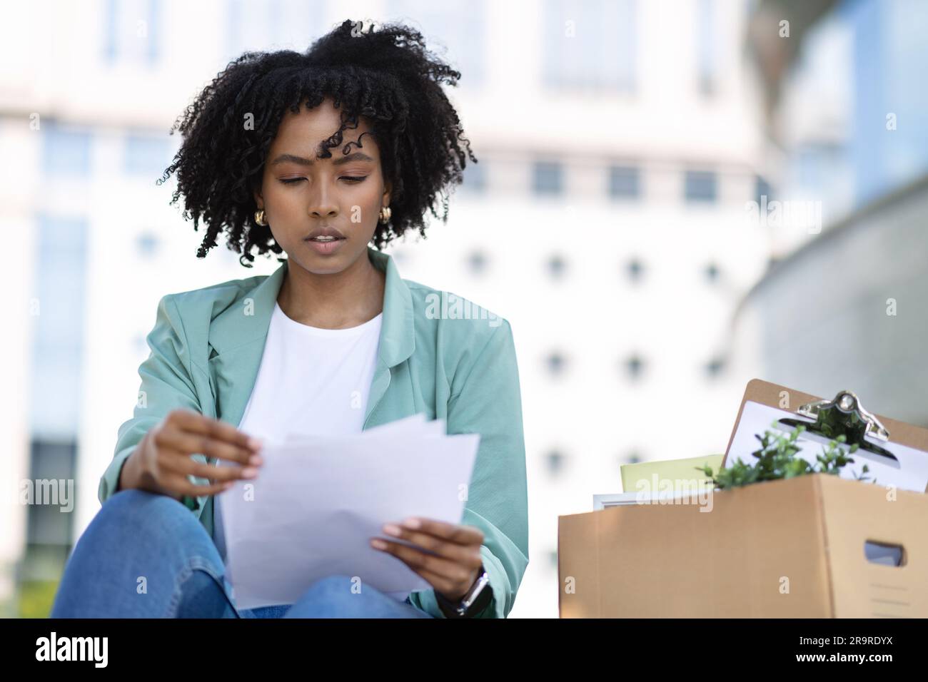 Unemployed black woman hi-res stock photography and images - Alamy
