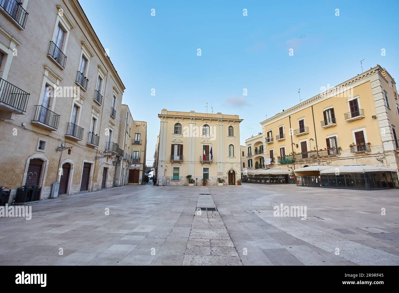 Piazza mercantile bari hi-res stock photography and images - Alamy