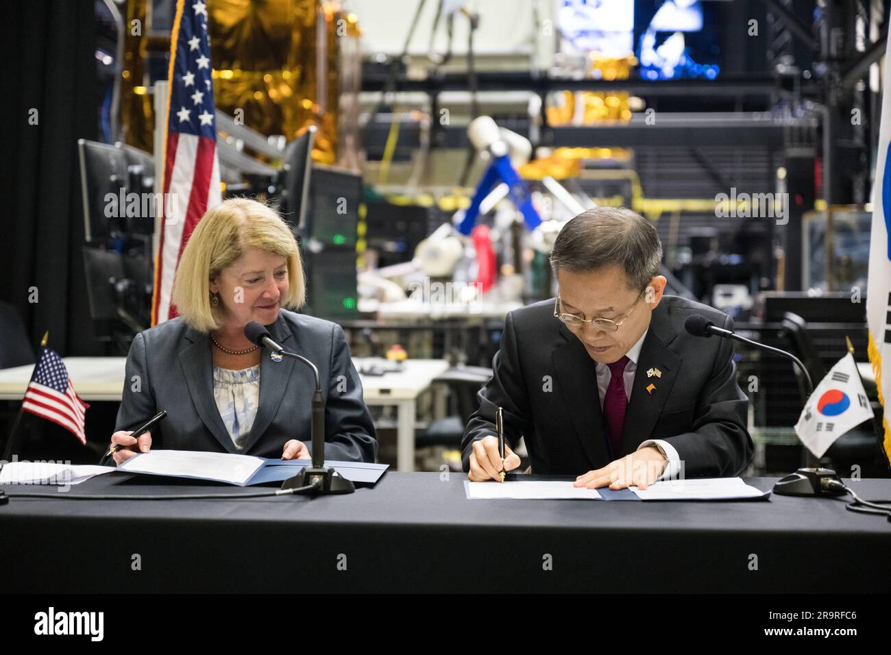 NASA Deputy Administrator Pam Melroy and MSIT Minister Jong-Ho Lee ...