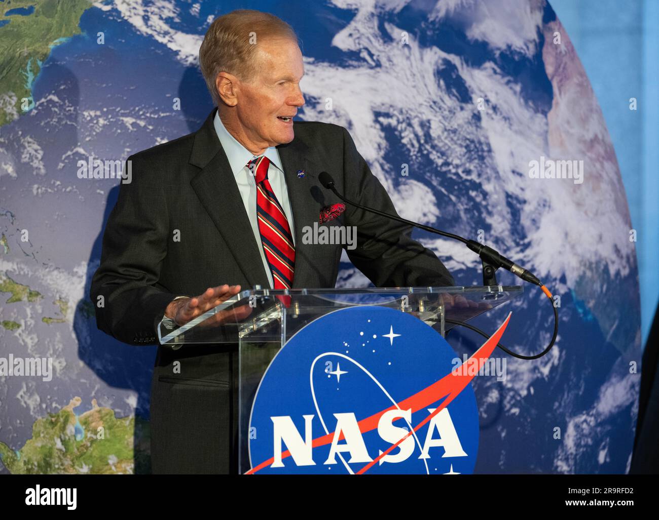 NASA Administrator Bill Nelson delivers remarks before the ribbon ...