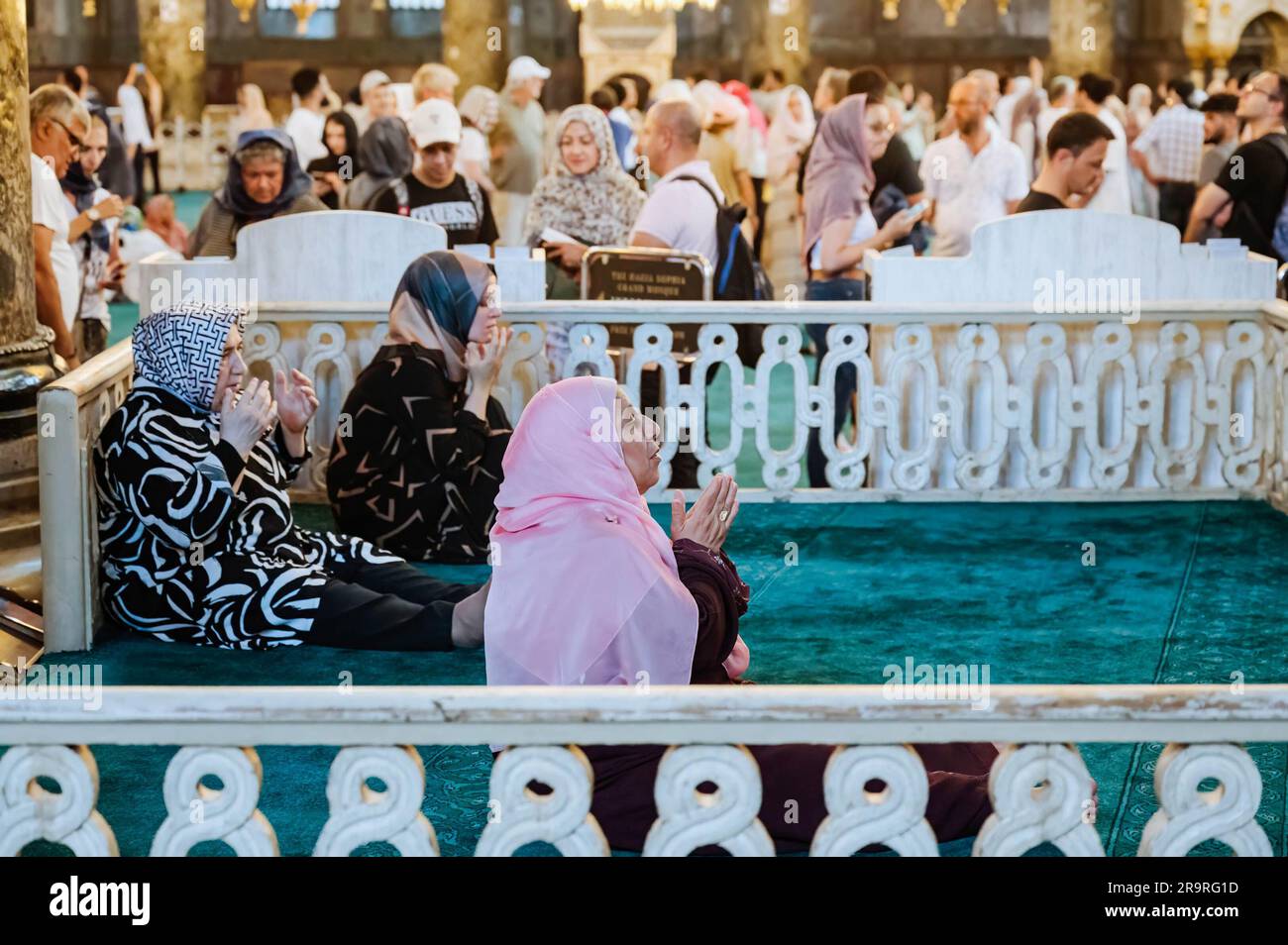 Istanbul, Turkey. 28th June, 2023. A Muslim woman seen praying inside ...