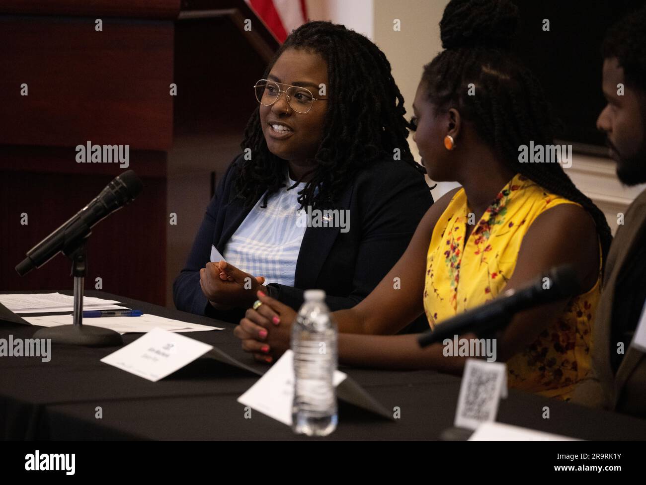 Amber mcintyre hi-res stock photography and images - Alamy