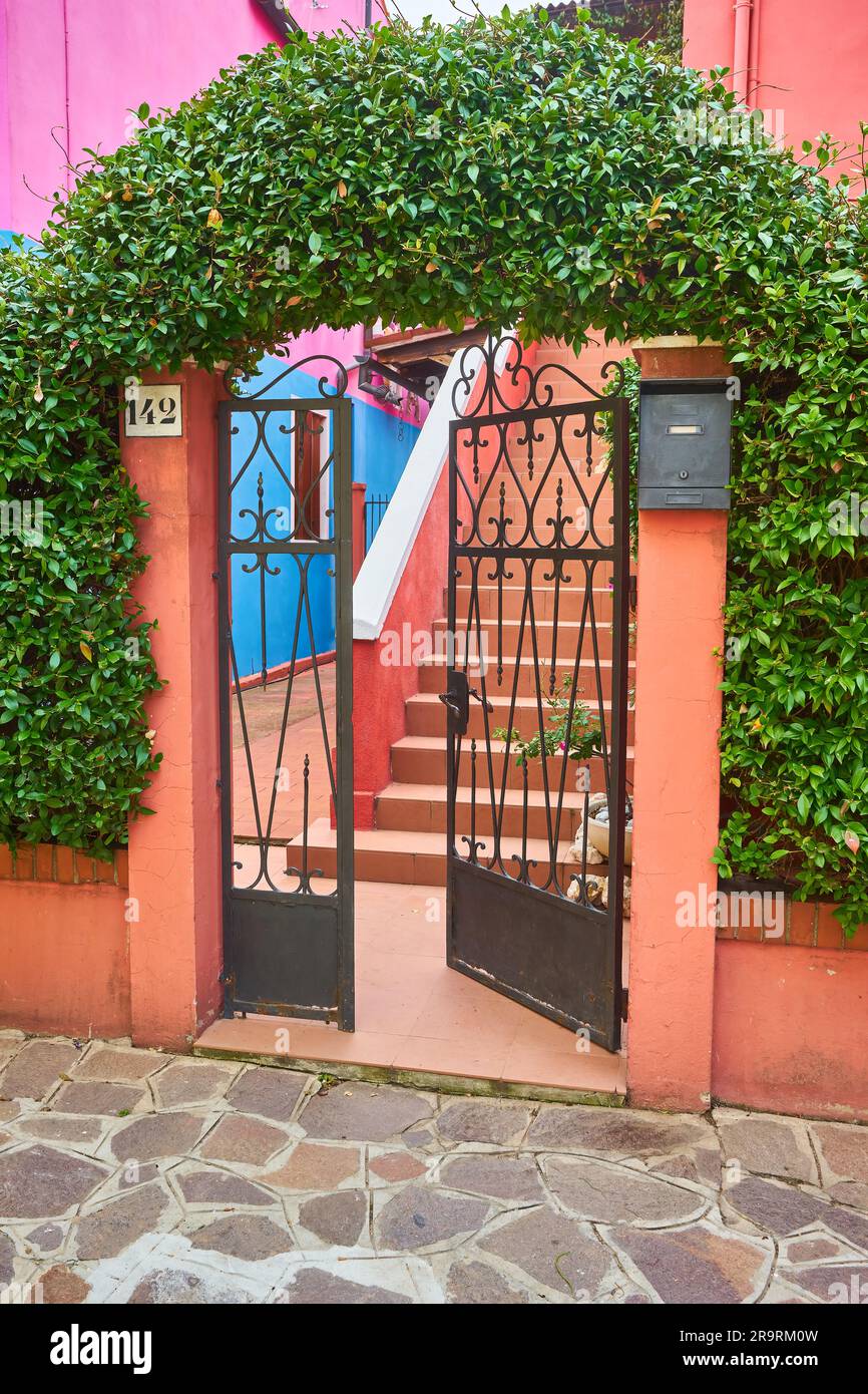 Beautiful italian house entrance stairs hi-res stock photography and ...