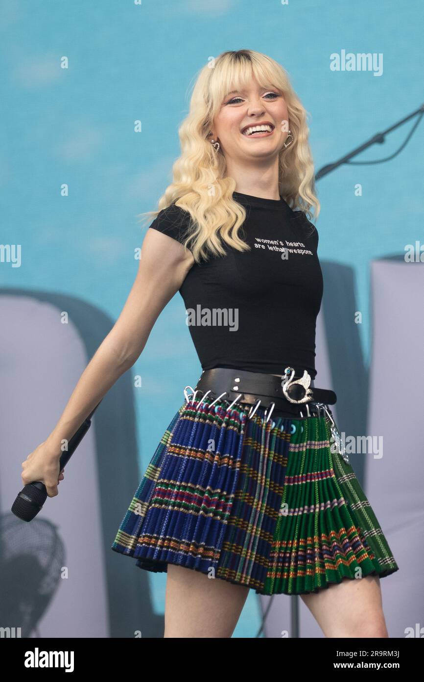 Maisie peters concert hi-res stock photography and images - Alamy