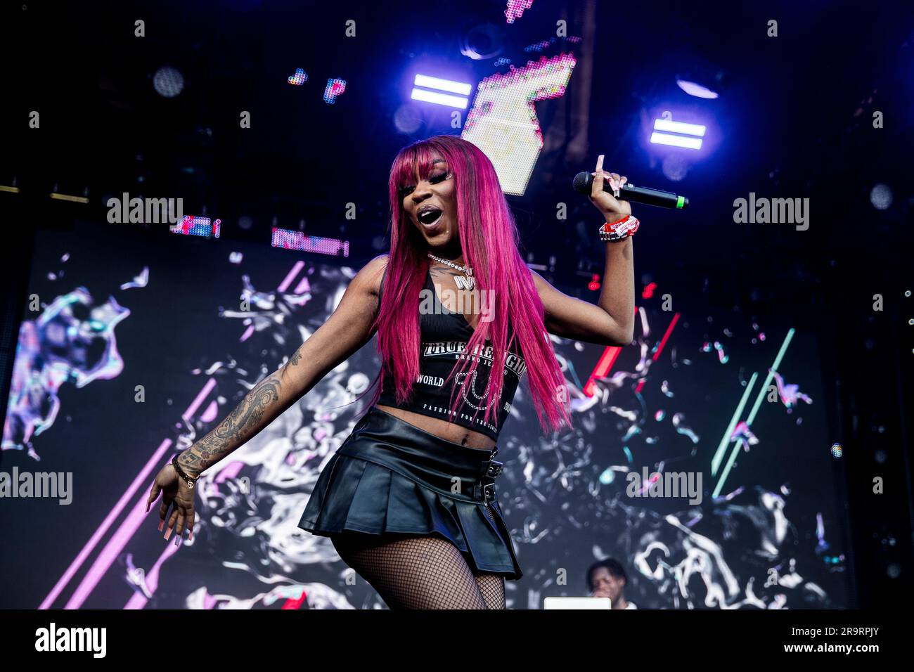 Ivorian doll rapper hi-res stock photography and images - Alamy