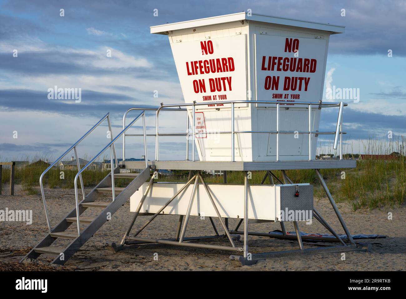 Lifeguard watch tower miami beach hi-res stock photography and images ...