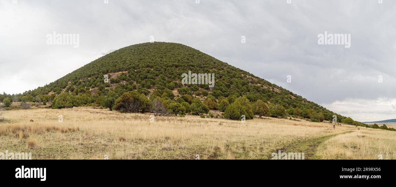 Overcast view of the landscape of Capulin Volcano National Monument at ...