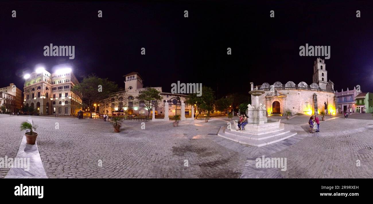 Town square at night, Havana, La Habana, Cuba Stock Photo - Alamy