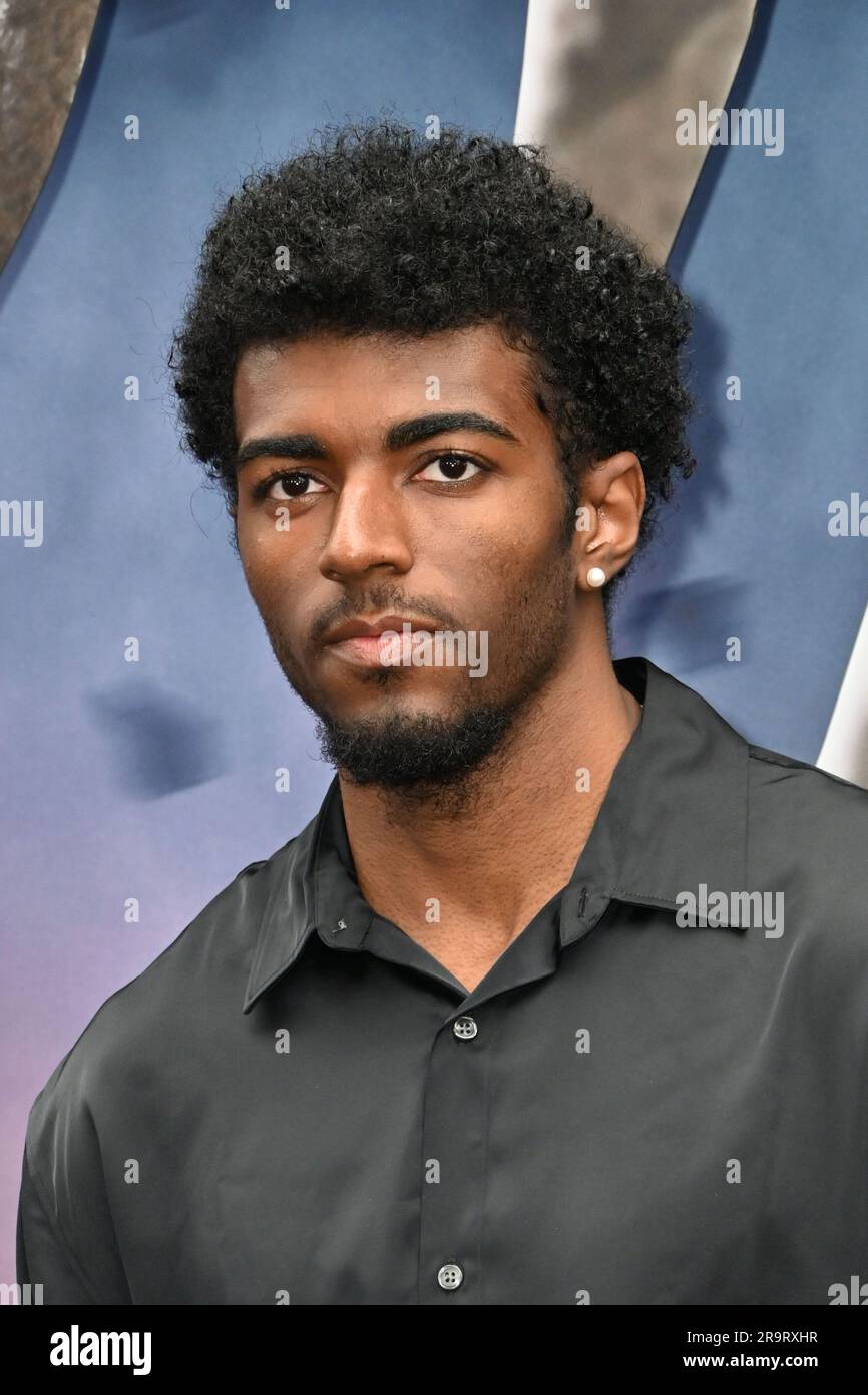 Dark season 3 netflix hi-res stock photography and images - Alamy