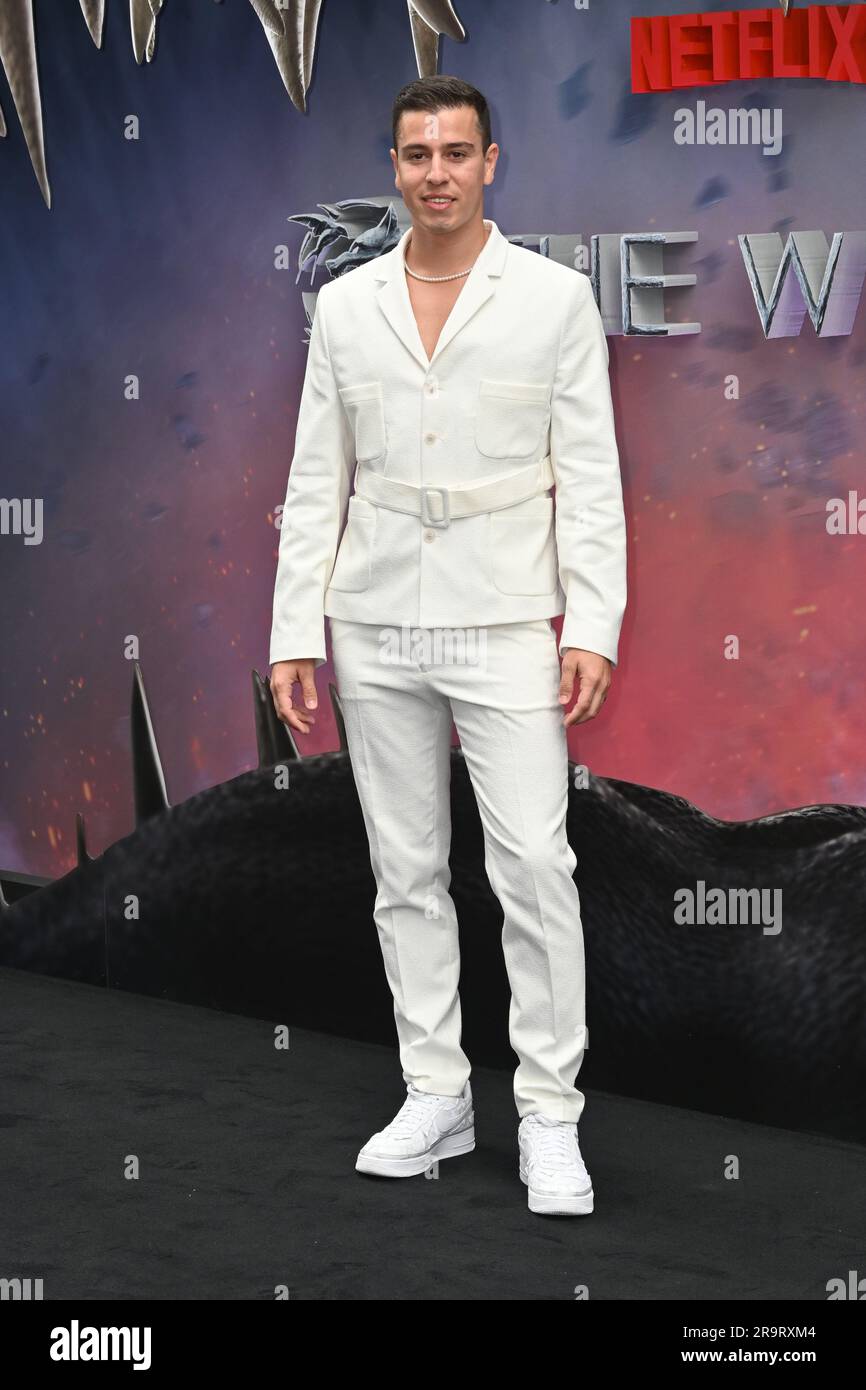 Dark season 3 netflix hi-res stock photography and images - Alamy