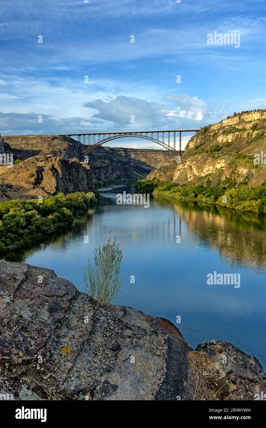 Looking at the Snake River and the Perrine Bridge from an elevated rock ...