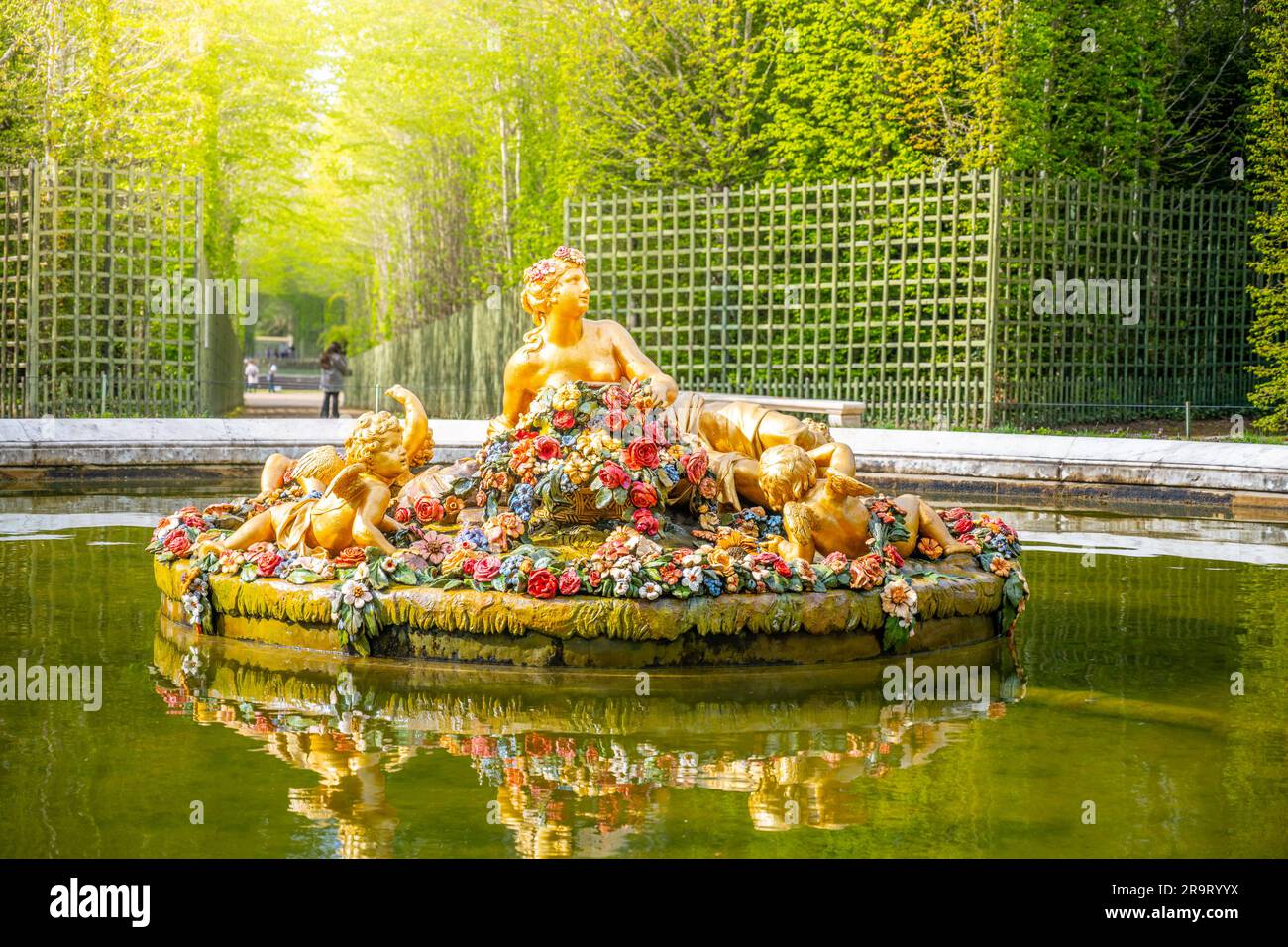Flora Fountain at the crossroads of several groves in the Gardens of ...