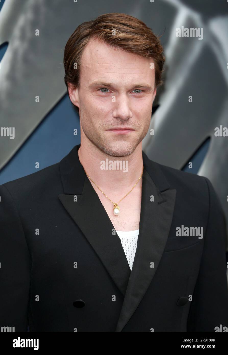 Hugh Skinner Les Miserables