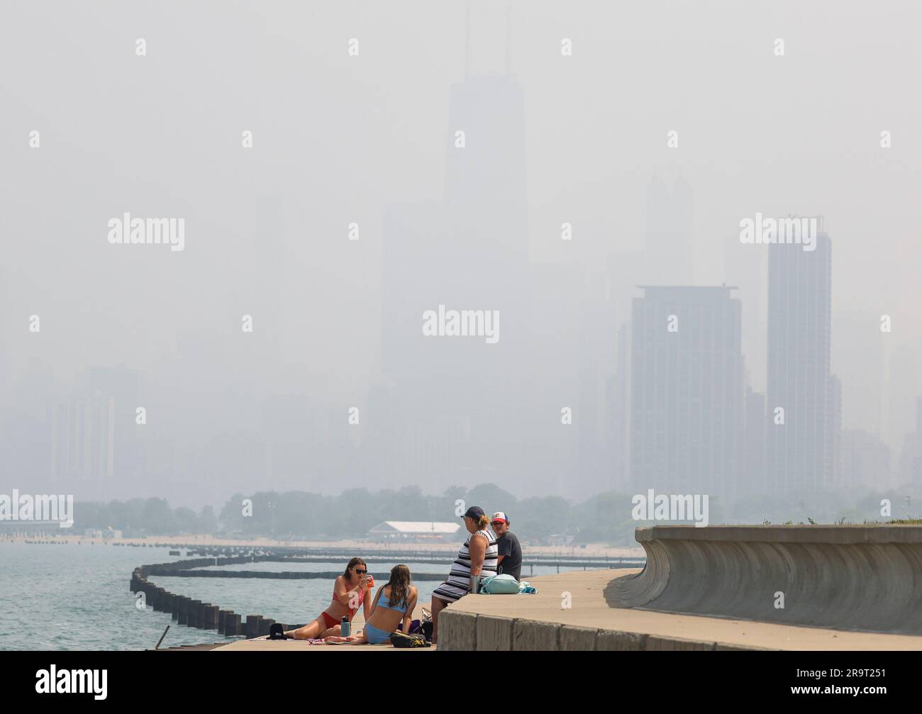 Smoke from canadian wildfires hi-res stock photography and images - Alamy
