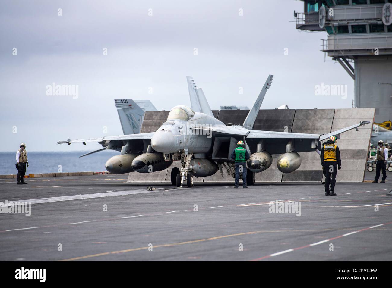 230627-N-KU796-1300 PACIFIC OCEAN (June 27, 2023) An F/A-18E Super ...