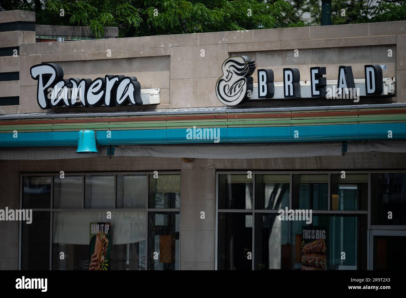 Panera bread logo hi-res stock photography and images - Alamy