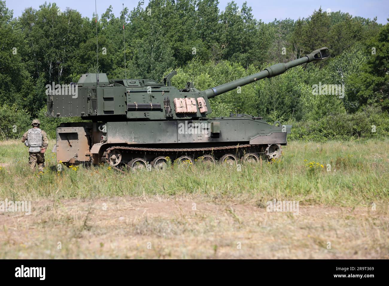 1st Battalion, 125th Field Artillery fired Paladin M109A7 Artillery ...