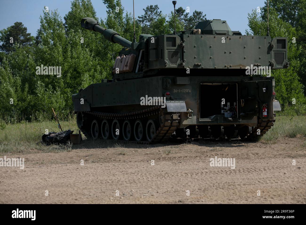 1st Battalion, 125th Field Artillery fired Paladin M109A7 Artillery ...
