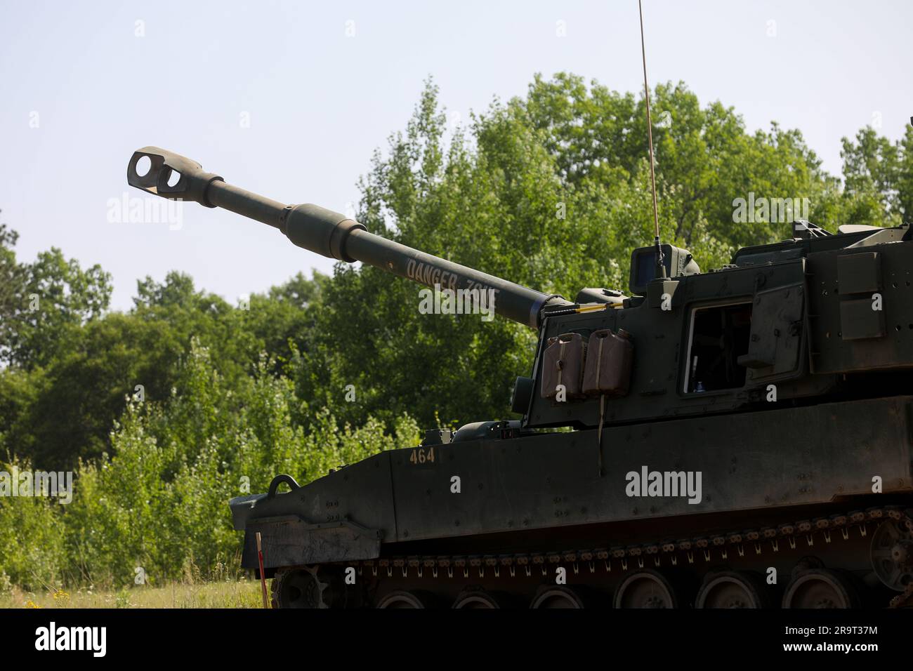 1st Battalion, 125th Field Artillery fired Paladin M109A7 Artillery ...