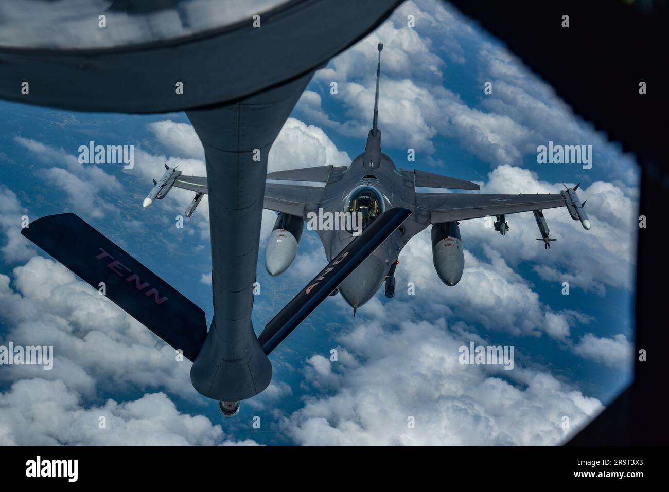 An F-16 from the 169th Fighter Wing in South Carolina approaches the ...