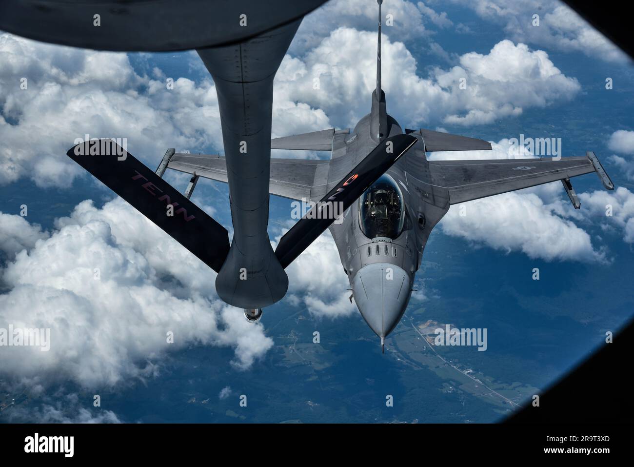 An F-16 from the 169th Fighter Wing in South Carolina approaches the ...