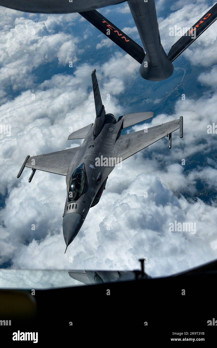 An F-16 from the 169th Fighter Wing in South Carolina departs after ...