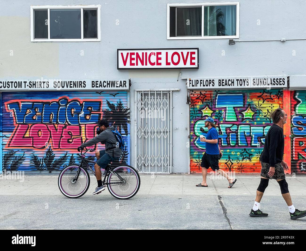 Colorful shop front scene in Venice Beach, California Stock Photo - Alamy