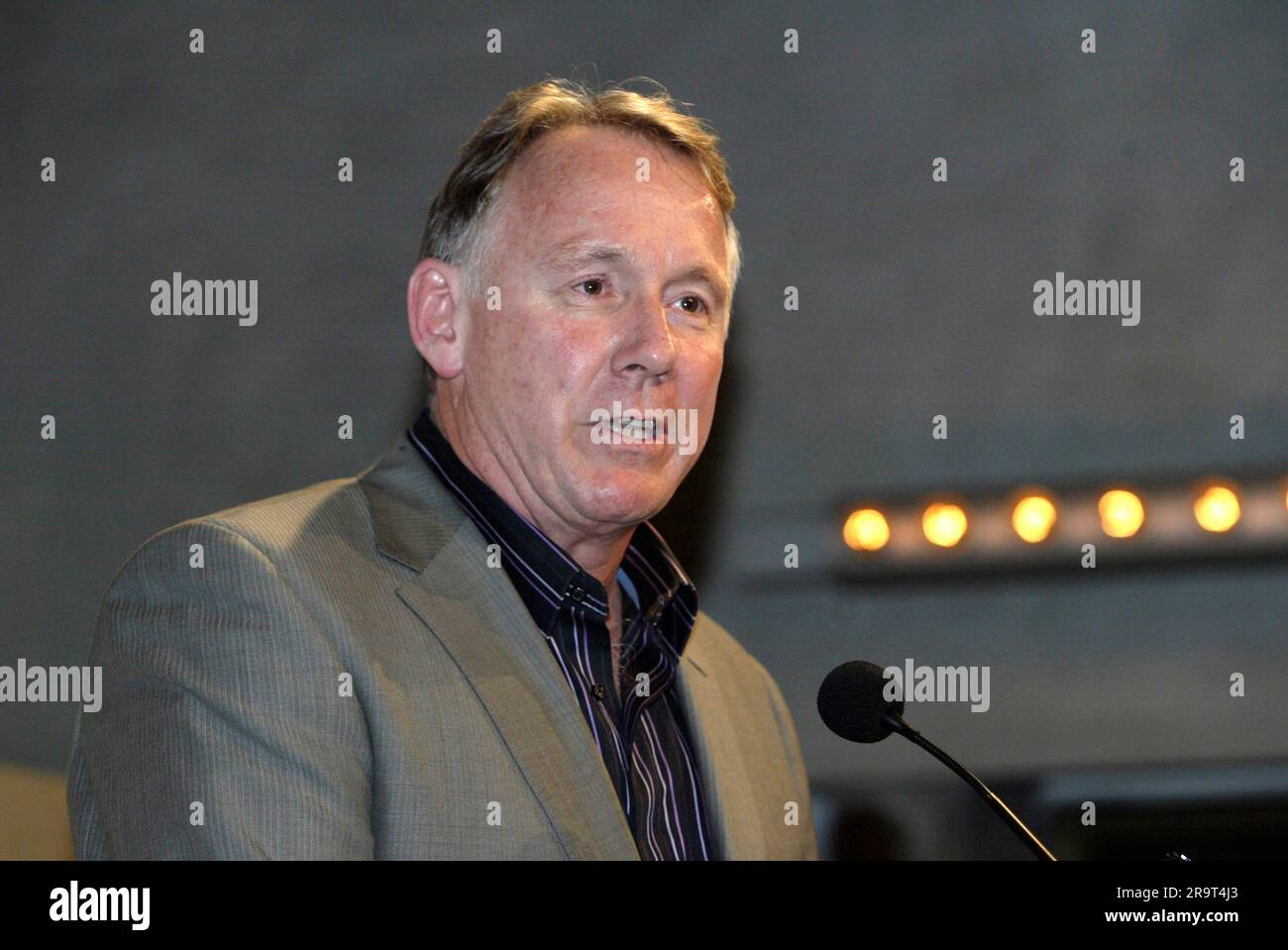 Ron Wilson The Australian Idol 2007 Grand Final held at Sydney Opera ...