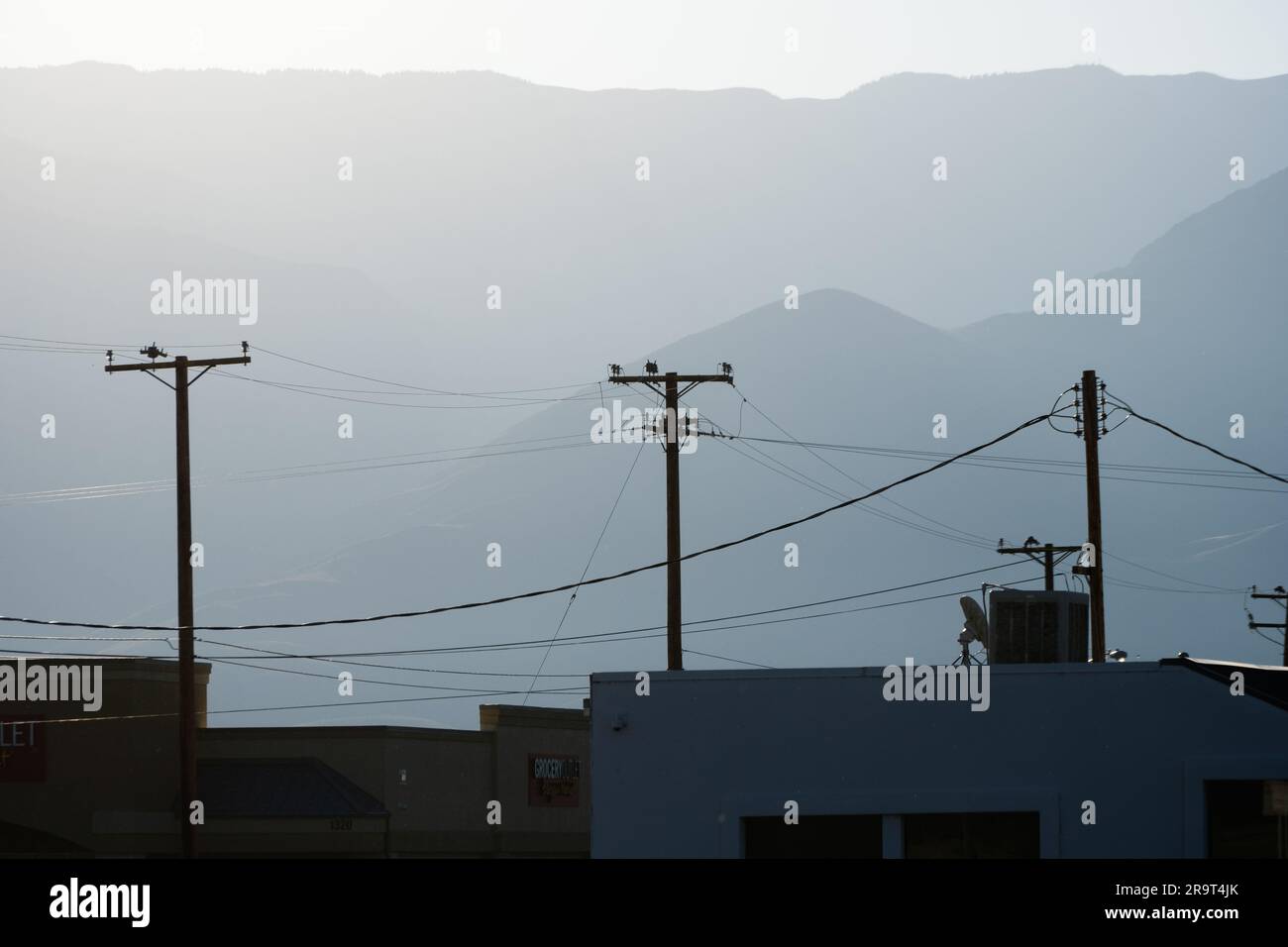 California utility poles and power lines hi-res stock photography and ...