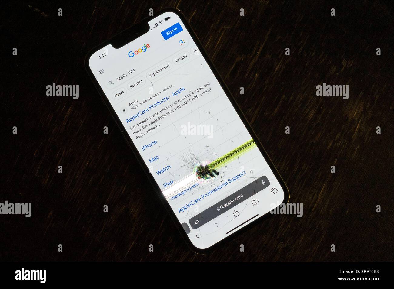 Seattle, USA. 11 Jun, 2023: Damaged Iphone from a 5 story window drop ...